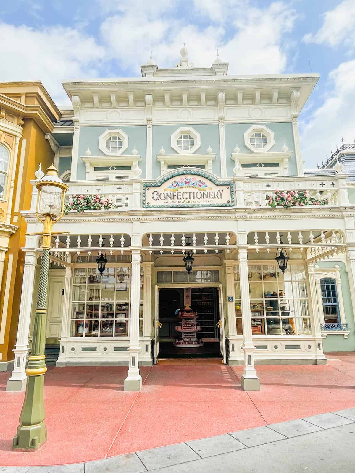 Main Street Confectionery - The Diary of a Disney Dad